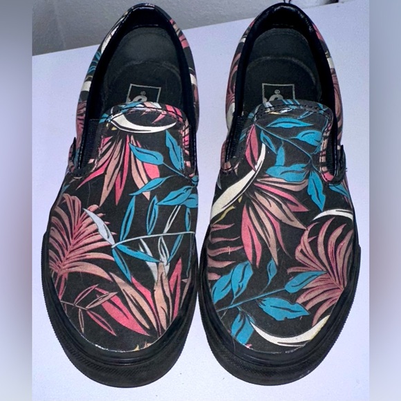 Vans | Shoes | Vans Slip Ons Hawaiian Palm Floral Tropical Black Soles ...